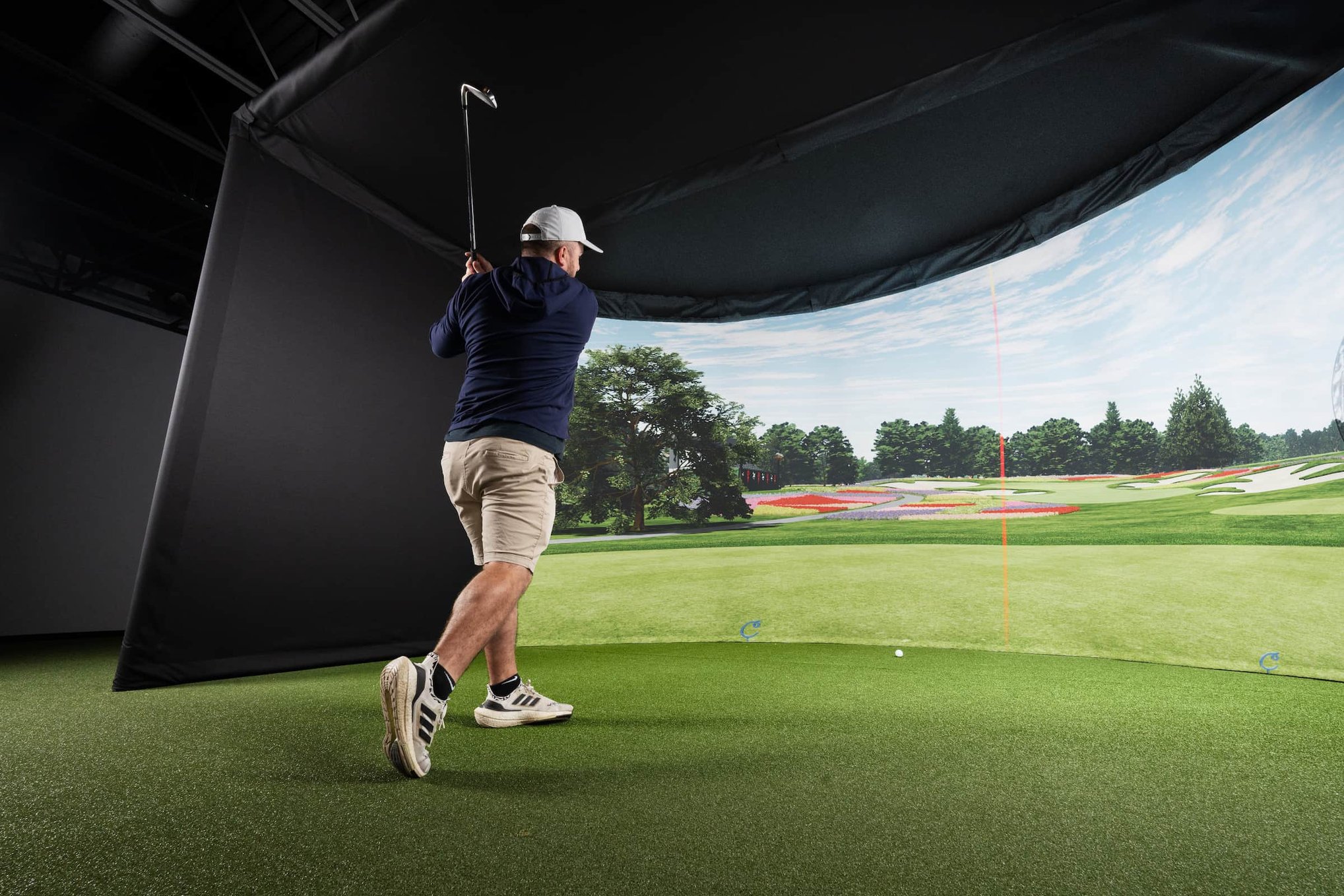 How to Master the Curved Golf Simulator Screen - Carl's Place